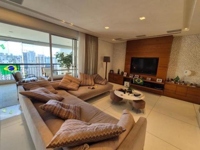 Confortável apartamento para venda em Vila Mascote com 4 quartos, sendo 4 suítes, 202m²