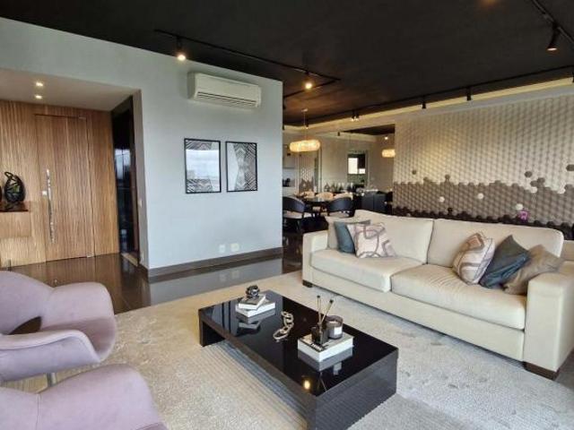 Excelente apartamento para venda em Vila Suzana com 3 quartos, sendo 3 suítes, 191m²