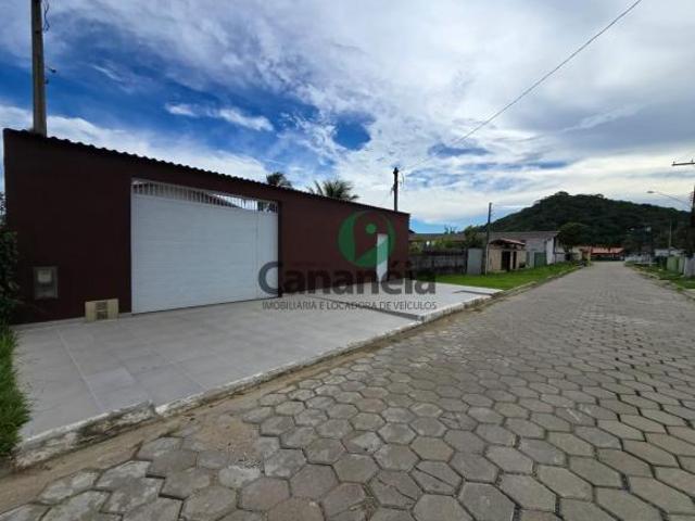 Confortável casa com 2 suítes disponível para venda no bairro do Ariri Cananéia / SP