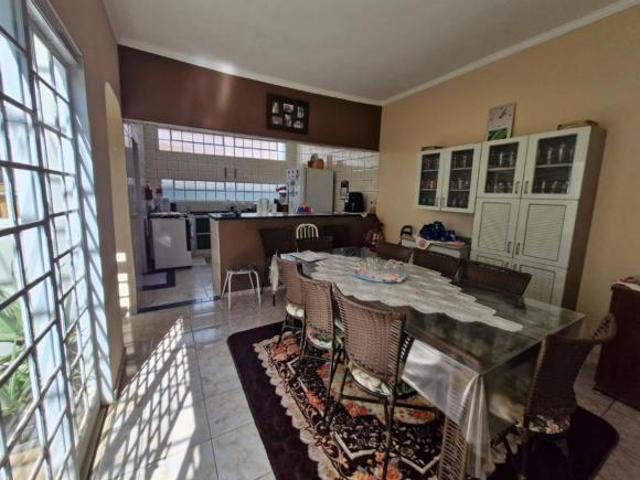 Aconchegante casa de vila para venda em Vila Rezende com 3 quartos, sendo 1 suíte, 192m²