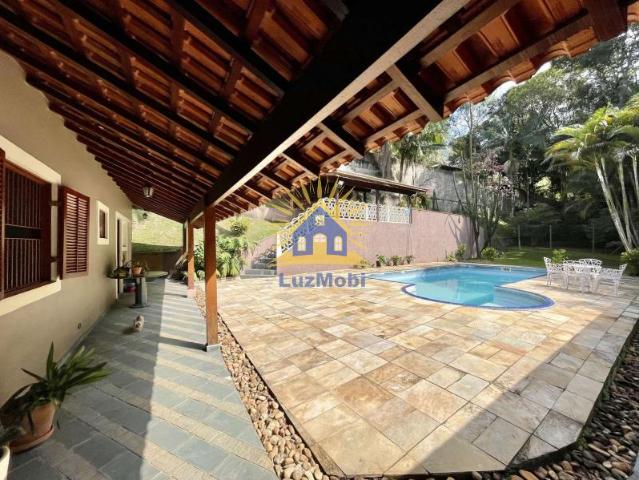 Confortável Casa em condomínio no Chácara dos Lagos em Carapicuíba SP