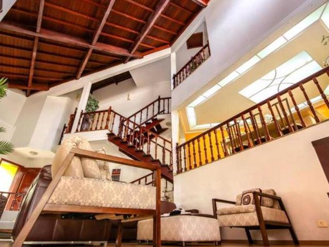 Funcional casa para venda em City América com 4 quartos, sendo 3 suítes, 345m²