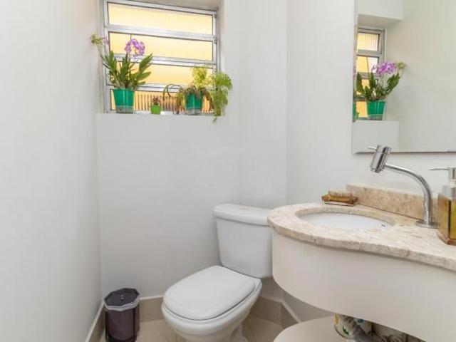 Sensacional casa para venda em Água Fria com 4 quartos, sendo 3 suítes, 243m²