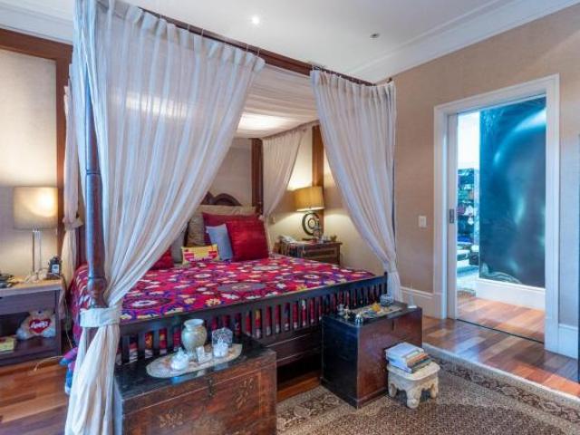 Confortável casa para venda em Alto de Pinheiros com 5 quartos, sendo 5 suítes, 584m² remaxmonarca