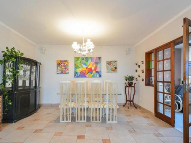 Confortável casa para venda em Jardim da Glória com 4 quartos, sendo 1 suíte, 275m²