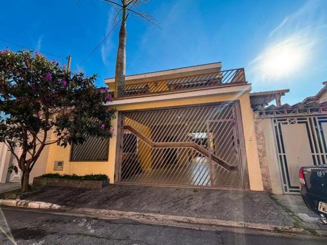 Excelente casa para venda em Jardim Jua com 3 quartos, sendo 1 suíte, 358m²