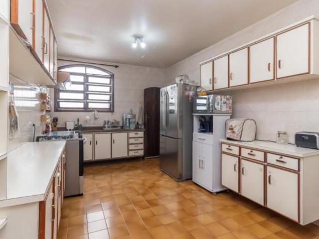 Aconchegante casa para venda em Jardim Umuarama com 3 quartos, sendo 3 suítes, 194m² kathrincoarac