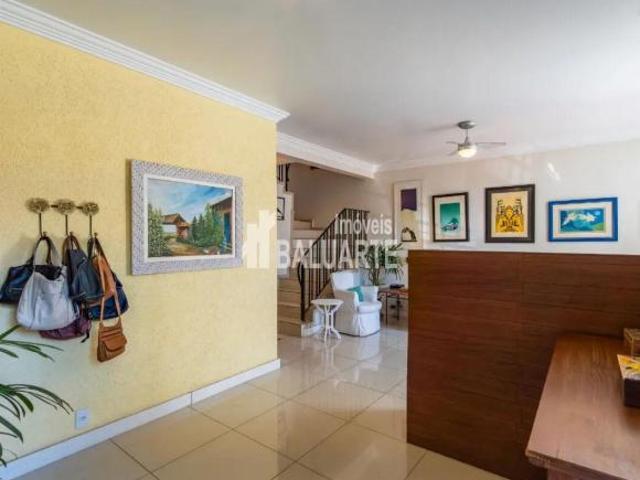 Confortável casa para venda em Vila Cordeiro com 3 quartos, 168m²