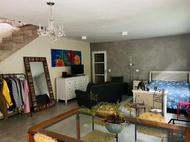 Versátil casa para venda em Vila Clementino com 3 quartos, sendo 1 suíte, 140m²