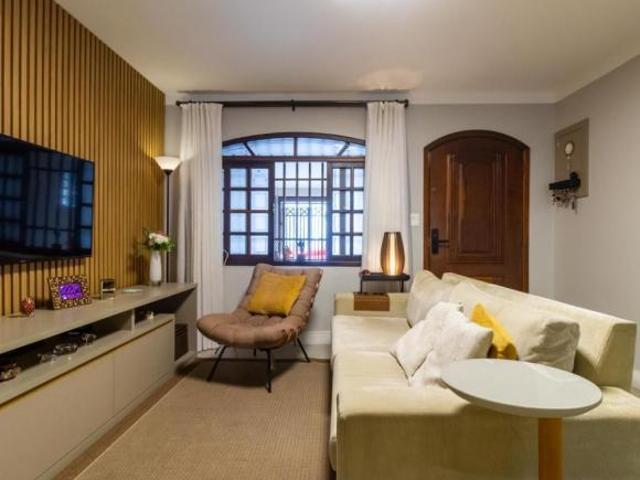Deslumbrante casa para venda em Vila Mariana com 3 quartos, sendo 3 suítes, 151m²