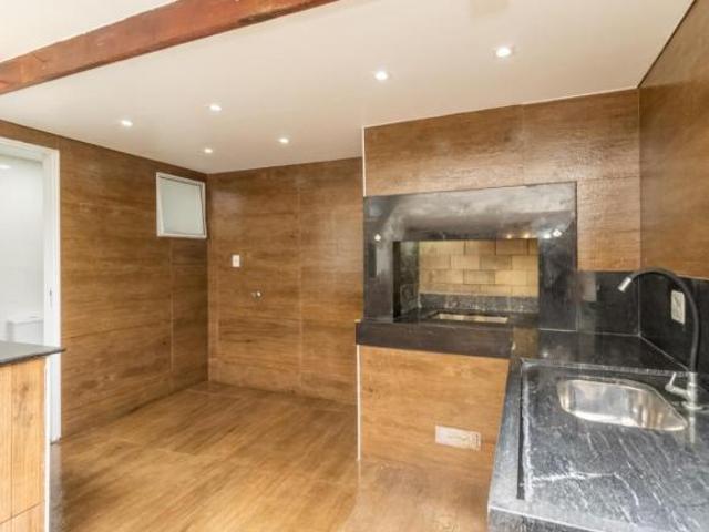 Atraente casa para venda em Vila Mazzei com 3 quartos, sendo 1 suíte, 192m²