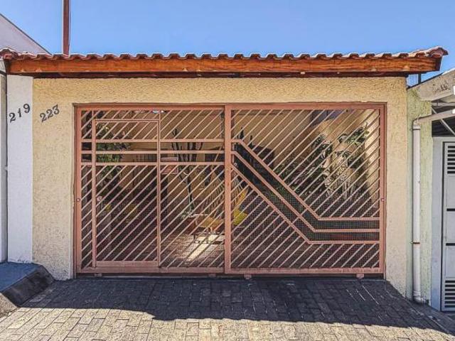 Confortável casa para venda em Vila Paulicéia com 2 quartos, sendo 1 suíte, 130m²