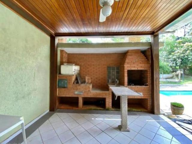 Sensacional casa para venda em Vila Santo Antônio com 4 quartos, sendo 2 suítes, 433m² remaxincorp