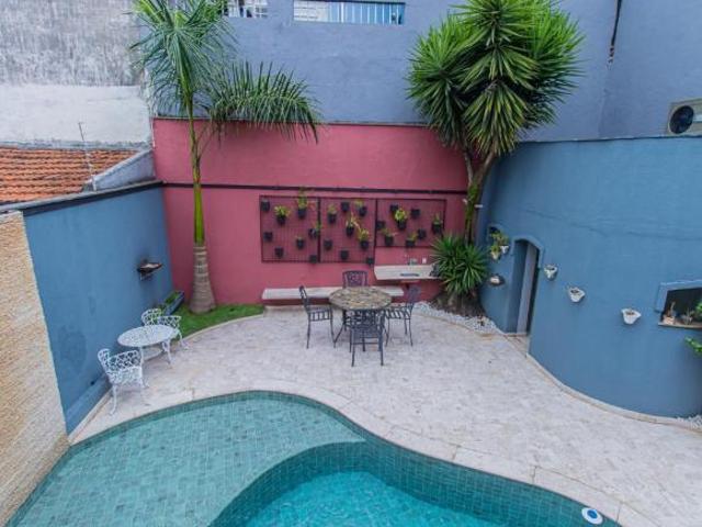 Deslumbrante casa para venda e locação em Jardim da Glória com 4 quartos, sendo 3 suítes, 389m² re