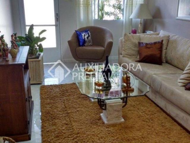 CONFORTÁVEL CASA 3 DORMITÓRIOS E APARTAMENTO 1 DORMITÓRIO COM GARAGEM P/A 2 CARROS