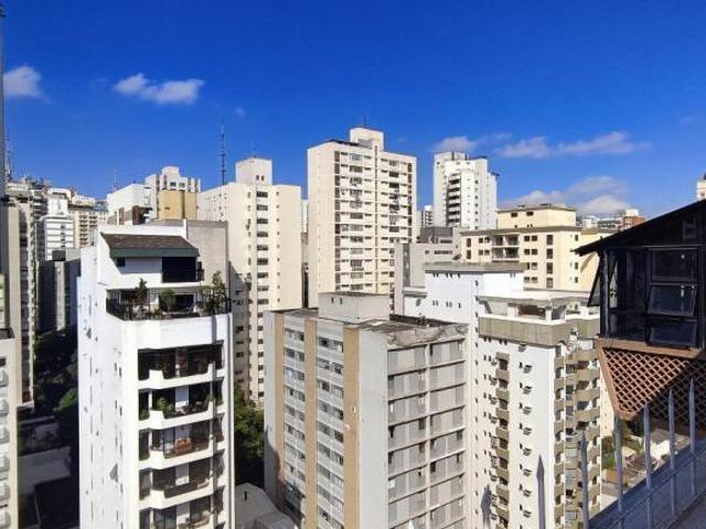 Excelente cobertura para venda com 4 quartos, sendo 1 suíte, 520m²