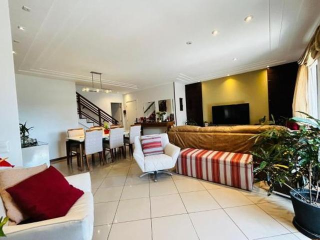 Confortável cobertura para venda em Santo Amaro com 4 quartos, sendo 4 suítes, 250m²