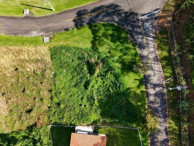 Atraente lote em condomínio para venda em Serra dos Lagos Jordanésia, 719m²
