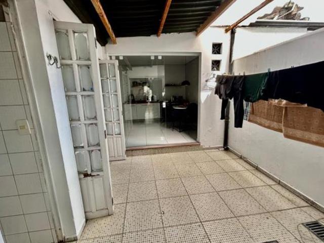 Confortável sobrado para venda em Chácara Inglesa com 2 quartos, 100m²
