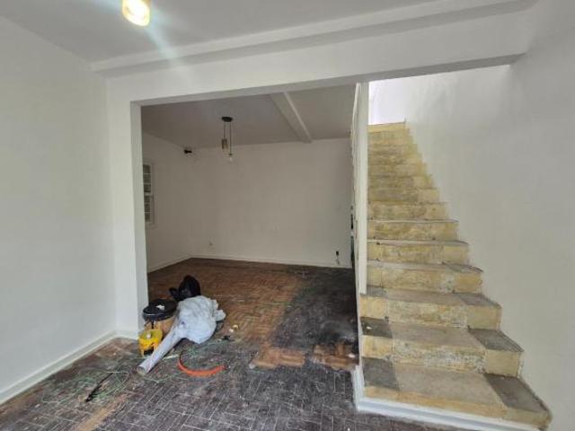 Aconchegante sobrado para venda em Jardim Odete com 3 quartos, 140m²