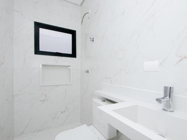 Atraente sobrado para venda em Portais Polvilho com 3 quartos, sendo 3 suítes, 189m² silvanaalme