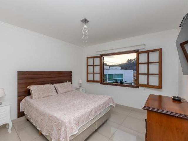 Confortável sobrado para venda em Parque Palmas do Tremembé com 2 quartos, sendo 1 suíte, 154m² lu
