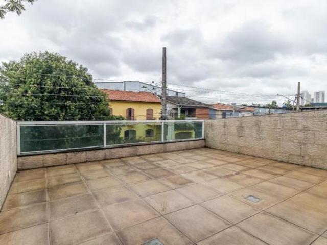 Confortável sobrado para venda em Vila Jaguara com 3 quartos, sendo 2 suítes, 142m²