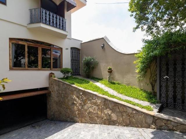 Elegante sobrado para venda em Vila Pereira Barreto com 3 quartos, sendo 3 suítes, 550m² remaxmona