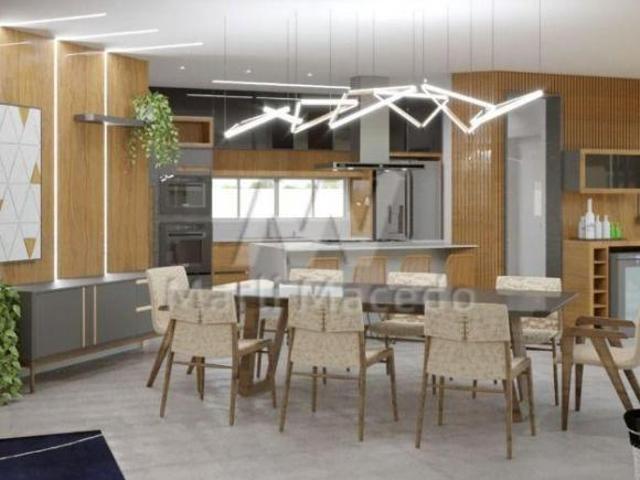 Conforto e modernidade nesse imóvel a poucos metros da praia
