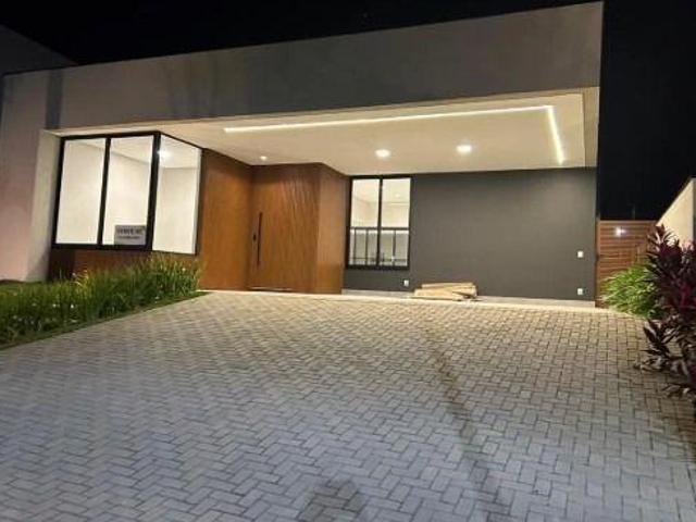 Conforto e exclusividade nessa casa no Alphaville Nova Esplanada