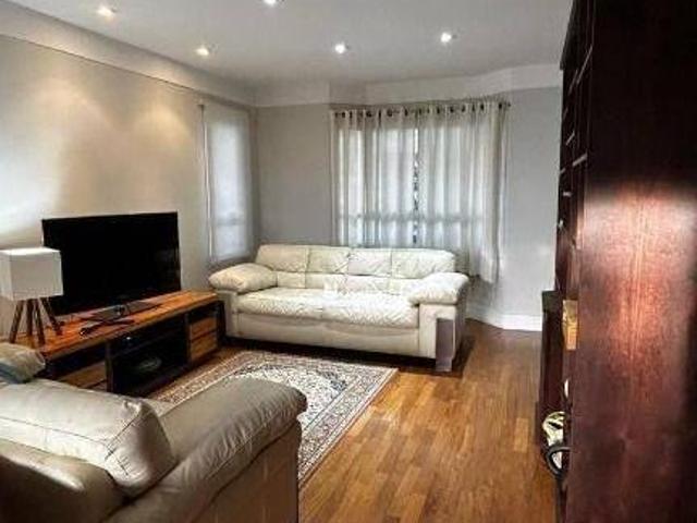 Conforto e Estilo: Casa com 3 Dormitórios, sendo 1 Suíte, 135 m² por R$ 1.340.000,00