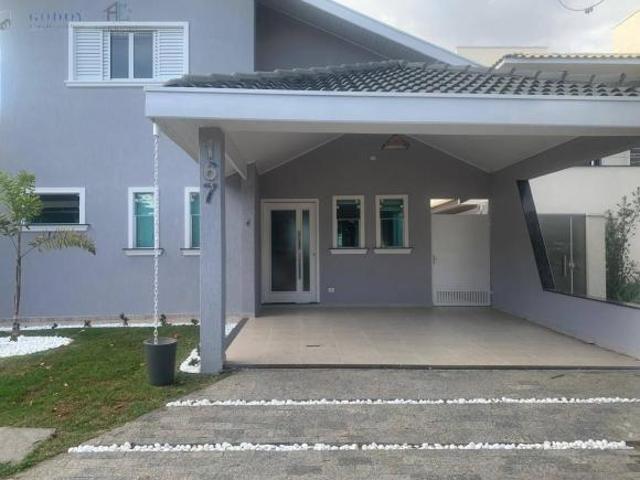Conforto e lazer completos: casa com espaço gourmet, jacuzzi e 4 vagas