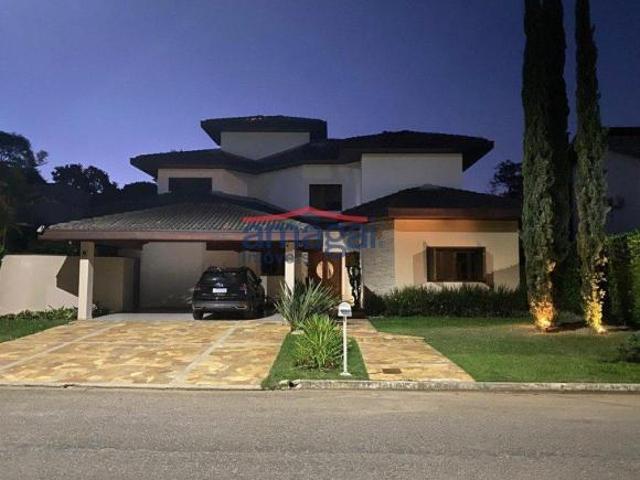 Conforto e Segurança: Casa à Venda em Pindamonhangaba, Condomínio Colonial Village
