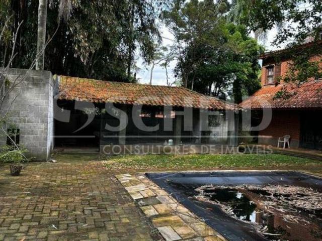 Conforto e segurança, condomínio às margens da represa do Guarapiranga