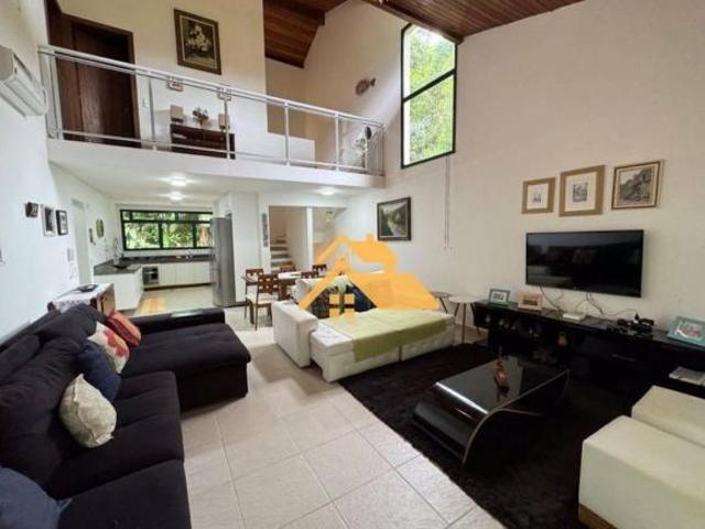 Conforto e Segurança em Condomínio: Casa com 3 Suítes, Espaço Gourmet e Lazer Completo