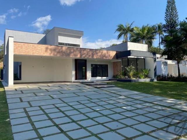 Conforto e Sofisticação em Condomínio Exclusivo no Interior Paulista