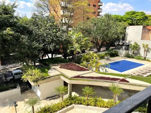 Conforto, praticidade e localização privilegiada em Moema