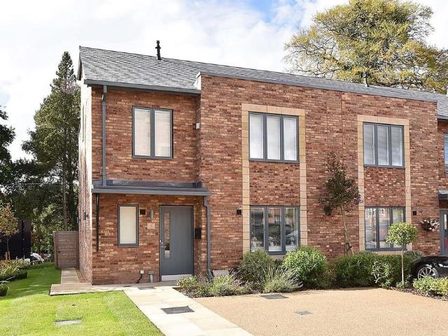 Congleton Road, Nether Alderley 3 bed townhouse to rent £3,495 pcm £807 pw