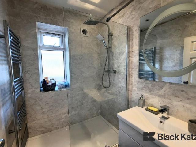 Congreve Street, London SE17, 3 bed flat to rent, £2,799 pcm | PrimeLocation