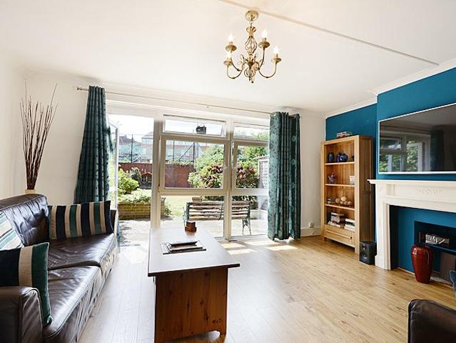 Congreve Street, London SE17, 3 bed maisonette to rent, £2,925 pcm | PrimeLocation