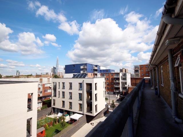 Congreve Street,, SE17