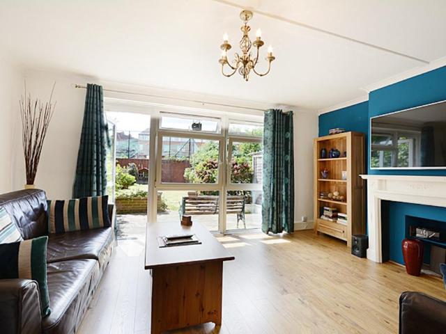 Congreve Street, London 3 bed ground floor maisonette to rent £2,925 pcm £675 pw