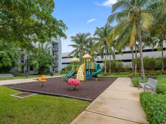 Congress Grove 1 Bedroom Apartment for Rent at 250 Congress Park Dr, Delray Beach, FL 33445