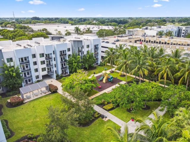 Congress Grove 2 Bedroom Apartment for Rent at 250 Congress Park Dr, Delray Beach, FL 33445