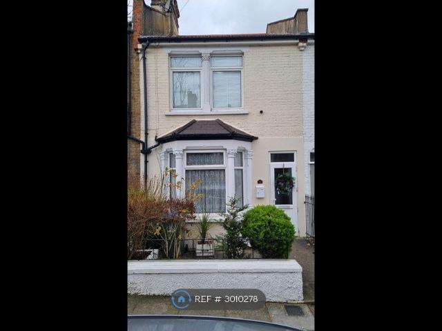 Congress Road, London SE2, 2 bed terraced house to rent, £1,800 pcm | PrimeLocation