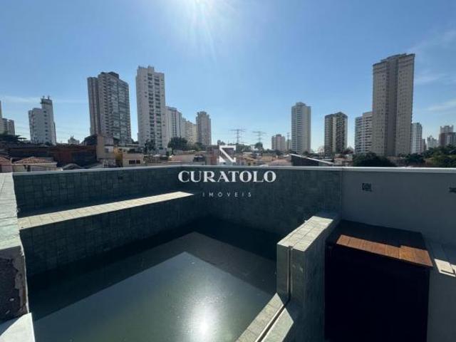 Conheça esta linda casa à venda na charmosa Mooca, de 170 m², com 3 quartos, 3 vagas e piscina, esta