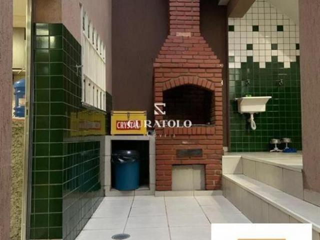Conheça esta linda casa à venda na Vila Brasil, próx a estação Vila Tolstói. Com 2 quartos, 2 vagas