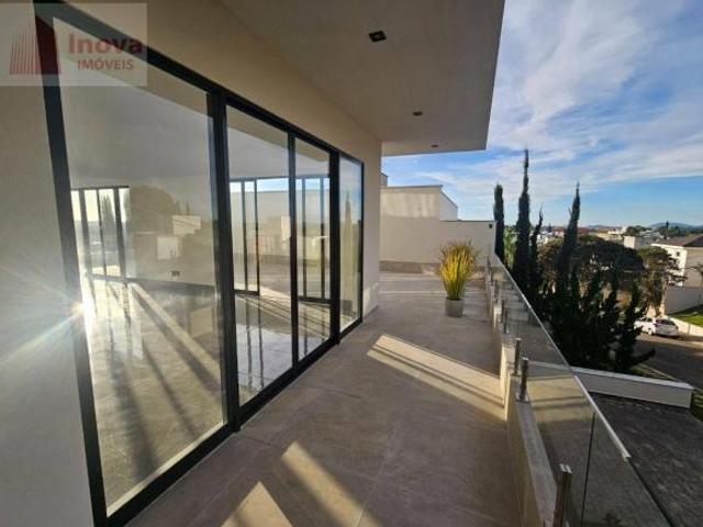 Conheça esta super Casa 3 suítes, com elevador e lazer completo!