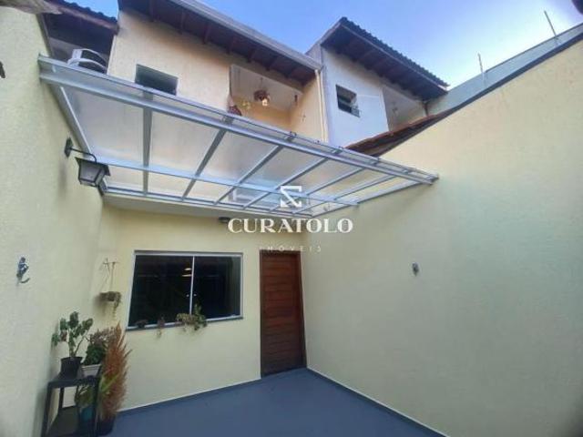 Conheça este incrível sobrado de vila à venda na Vila Formosa. Com 2 quartos/suítes, 1 vaga e quinta