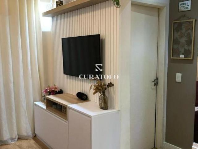 Conheça esse lindo apartamento, a 9 min a pé do Metrô Guilhermina, de aconchegantes 60 m2 com 2 q